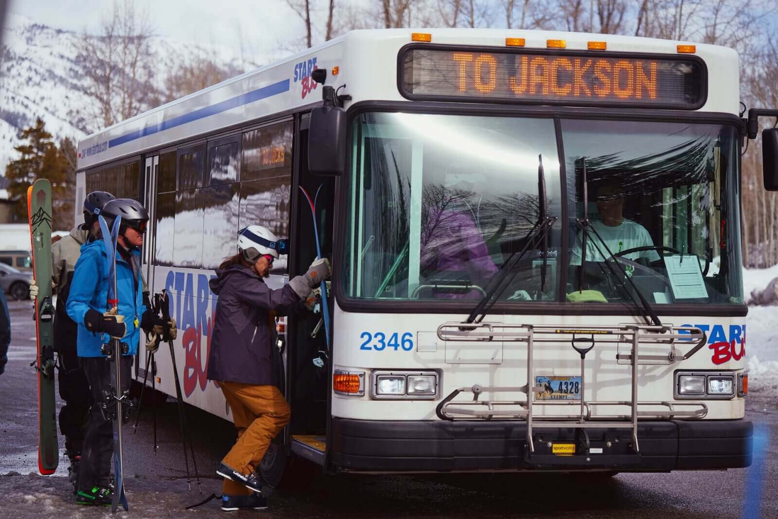 How to Navigate the START Bus with Skis Like a Local - Visit Jackson Hole